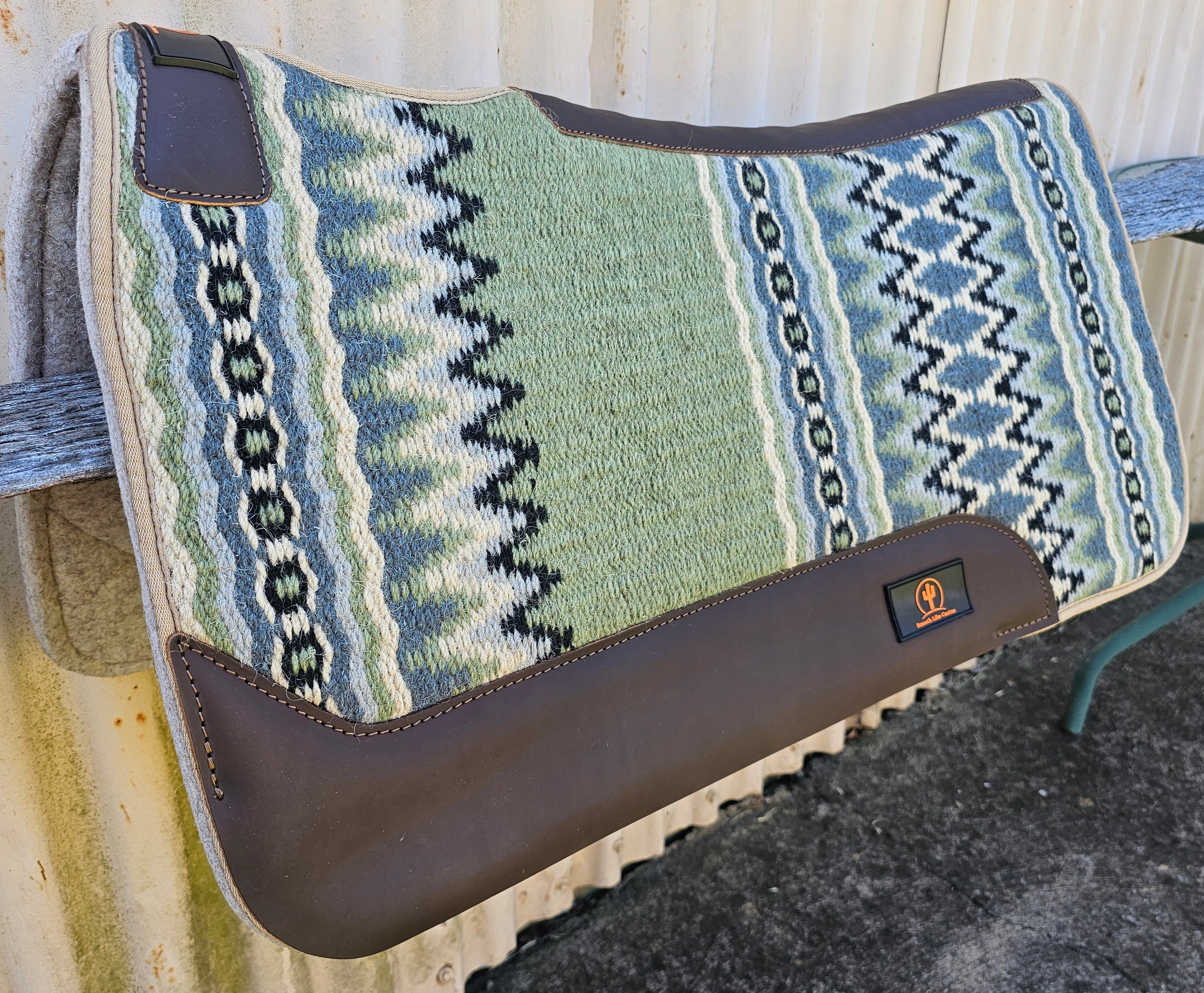 "JACKSON" Contoured Pad - Green - Smooth Like Cactus — Toprail Equine