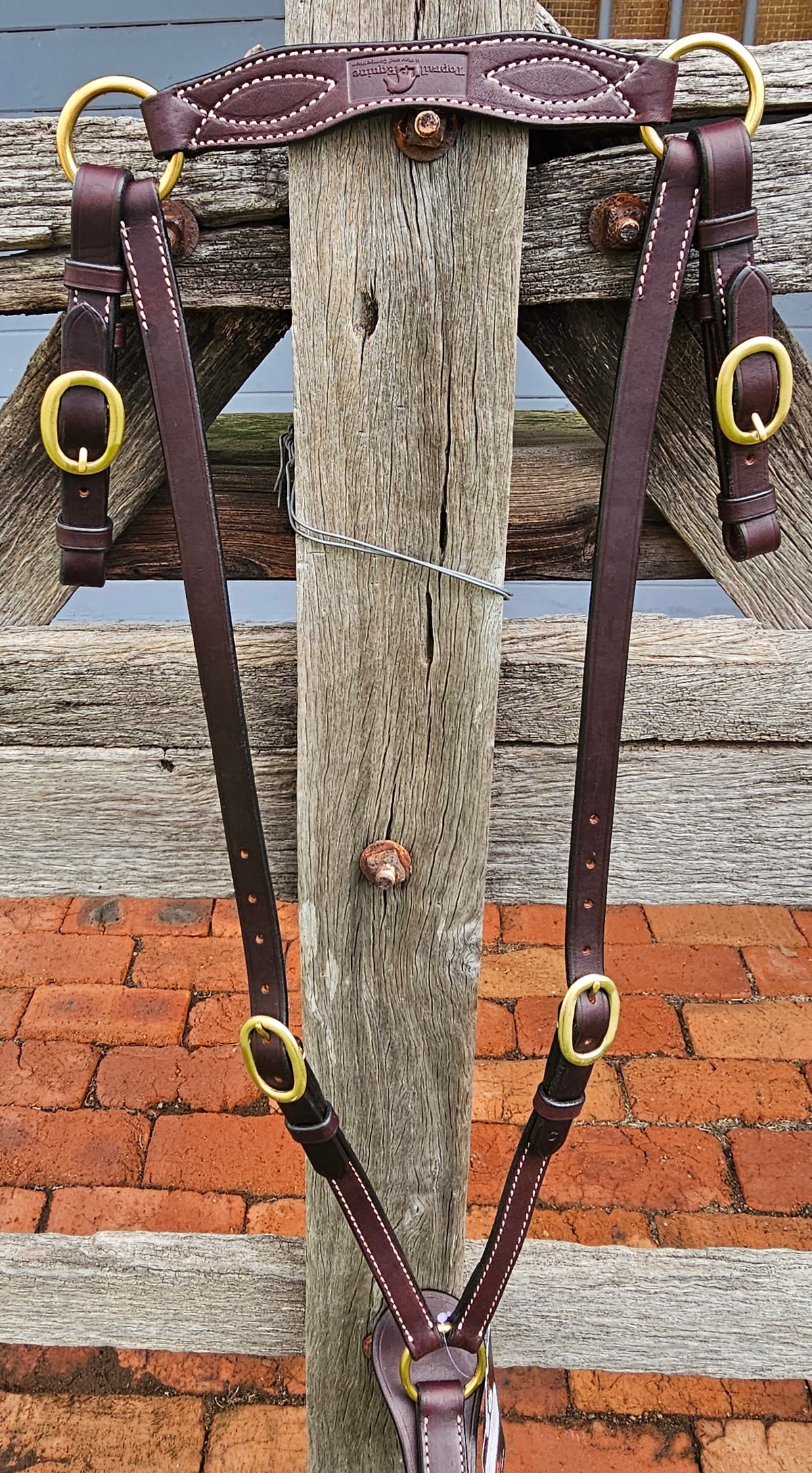 Traditional Leather Breastplate — Toprail Equine