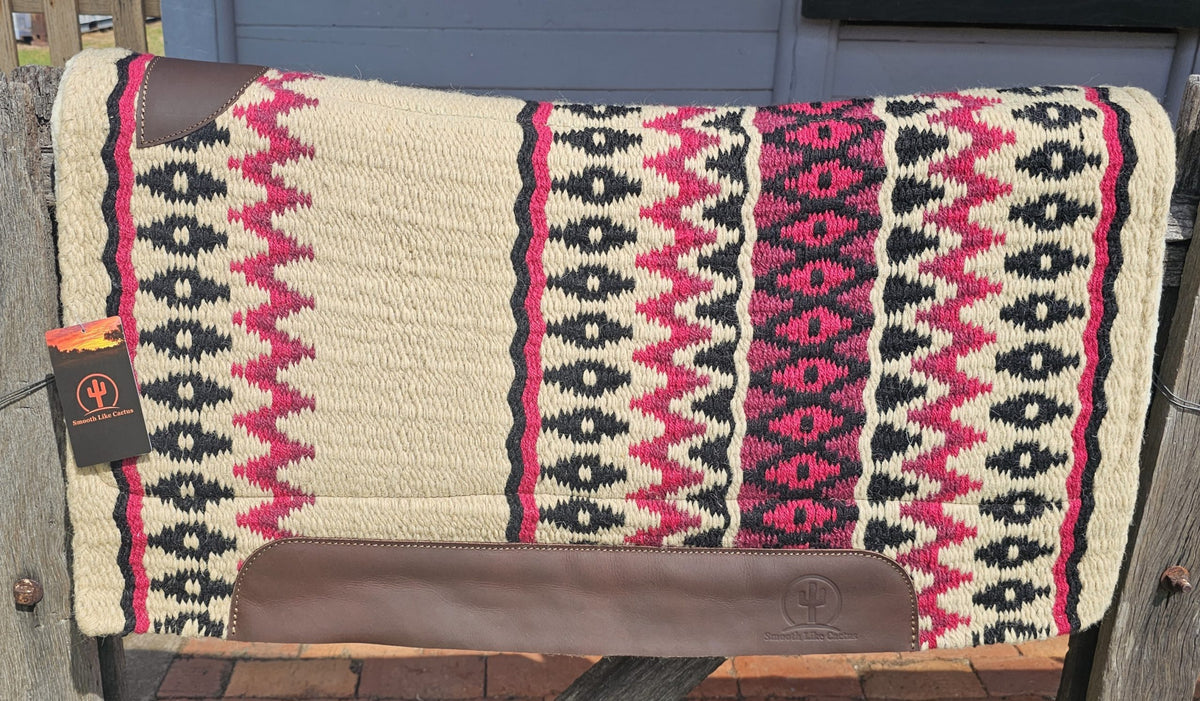 Western Show Contoured Pads with Fleece Underlay 36" x 34" Cream/Pink ...